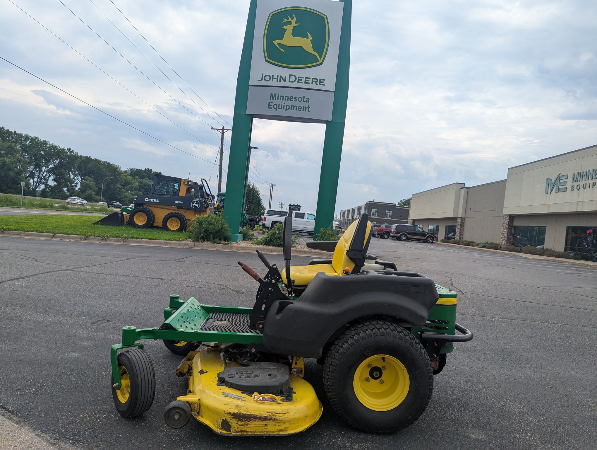 2010 John Deere Z445 - Minnesota Equipment