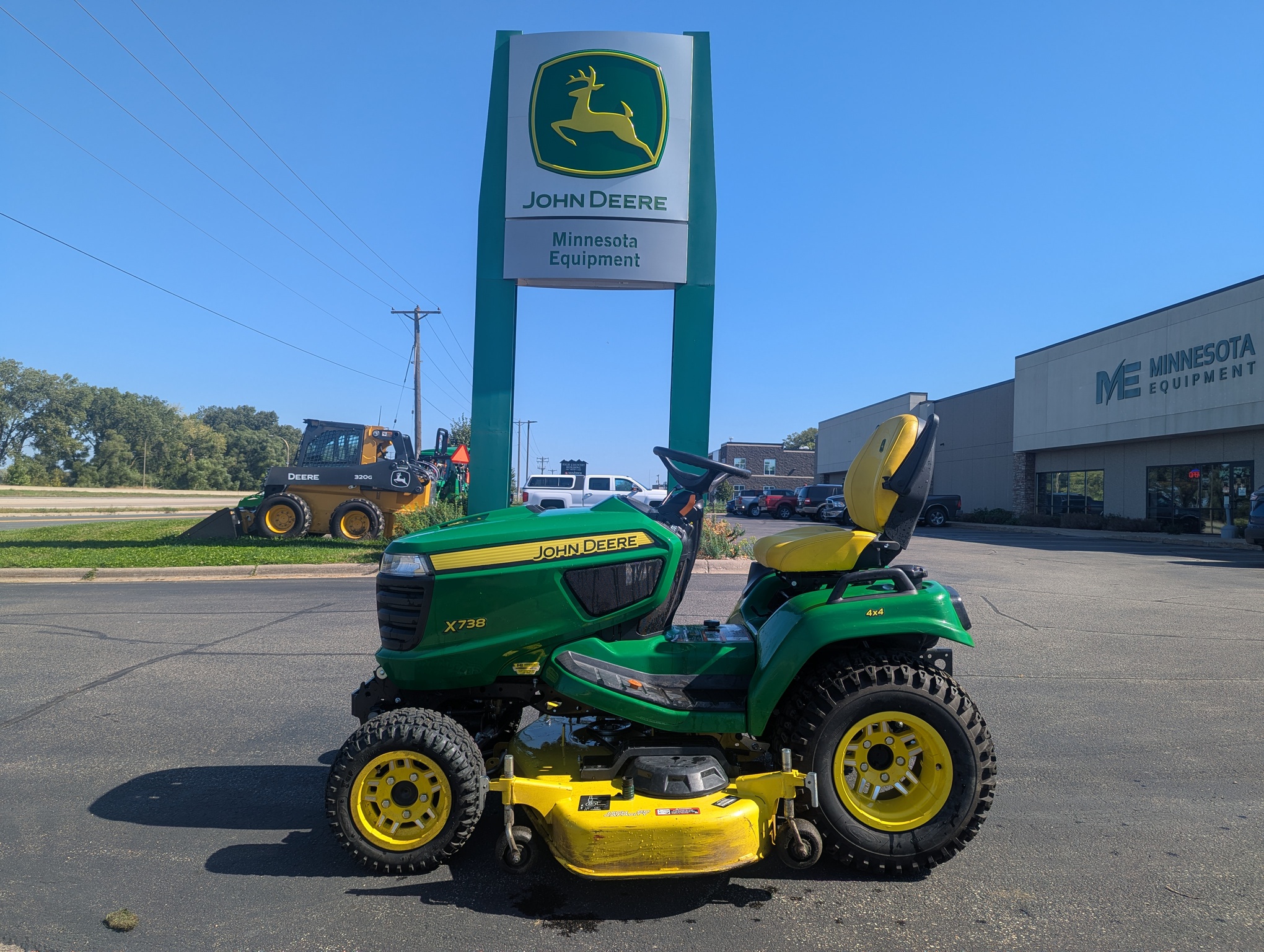 2020 John Deere X738 - Minnesota Equipment